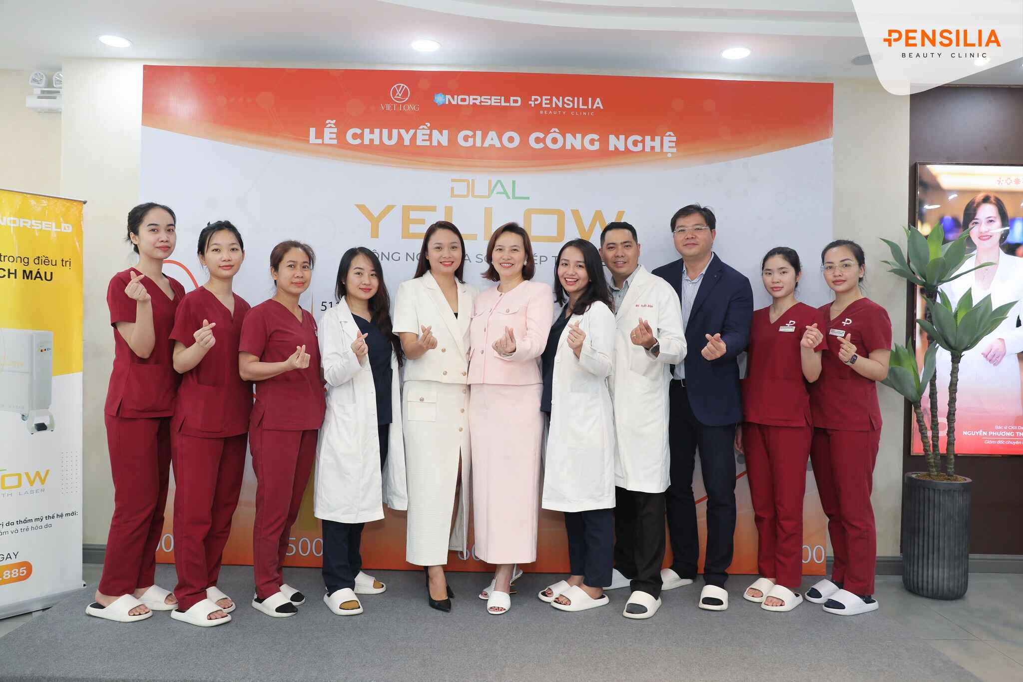 Lễ ký kết chuyển giao công nghệ Dual Yellow Laser - Pensilia